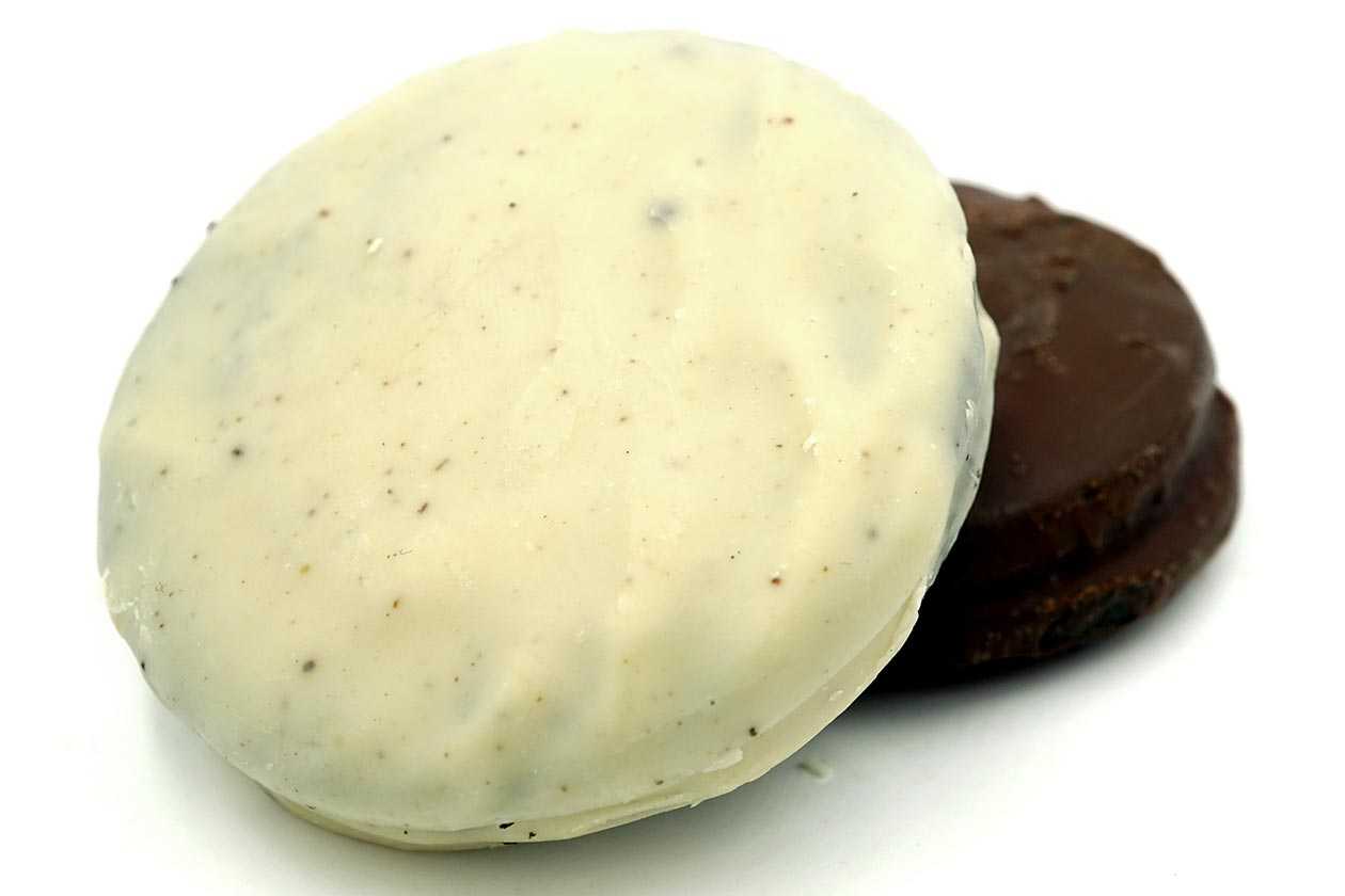 Max Protein Black Max Cookies Review: A true protein packed Oreo - Stack3d